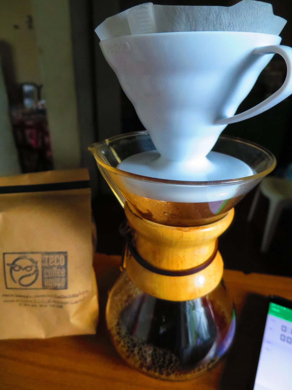 Hora de una v60 con café de Teco Coffee House