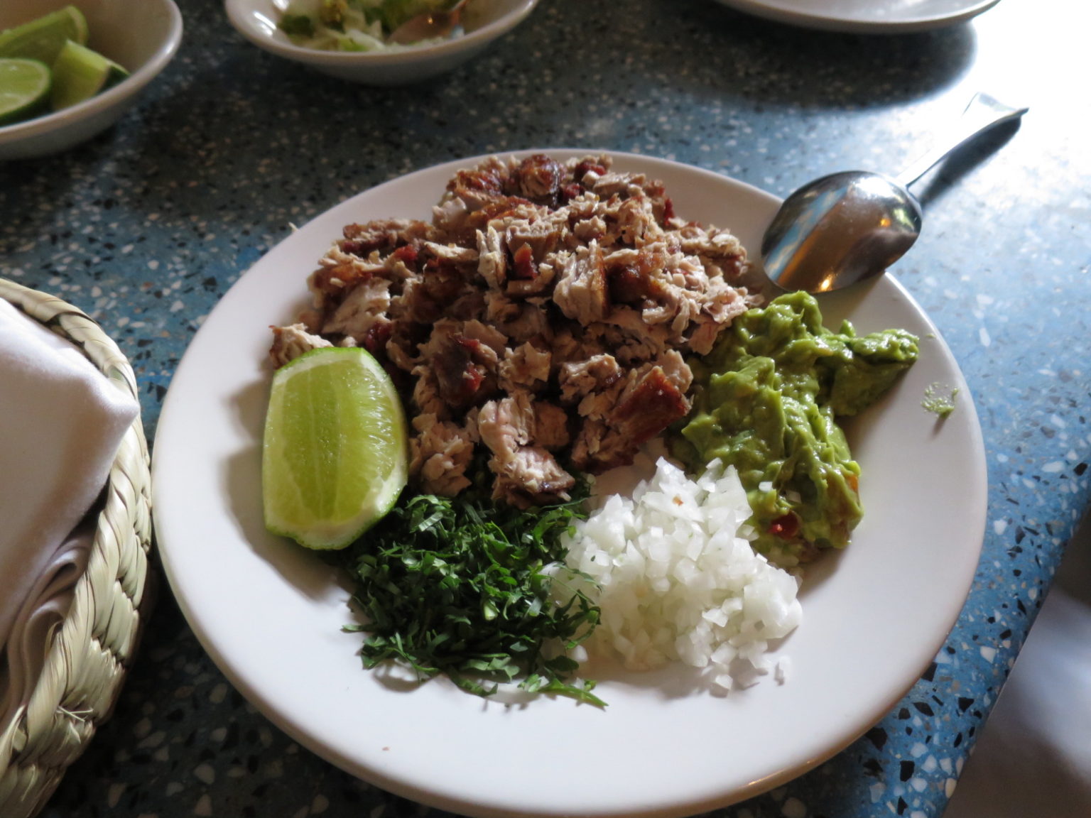 Carnitas de atún @ Contramar